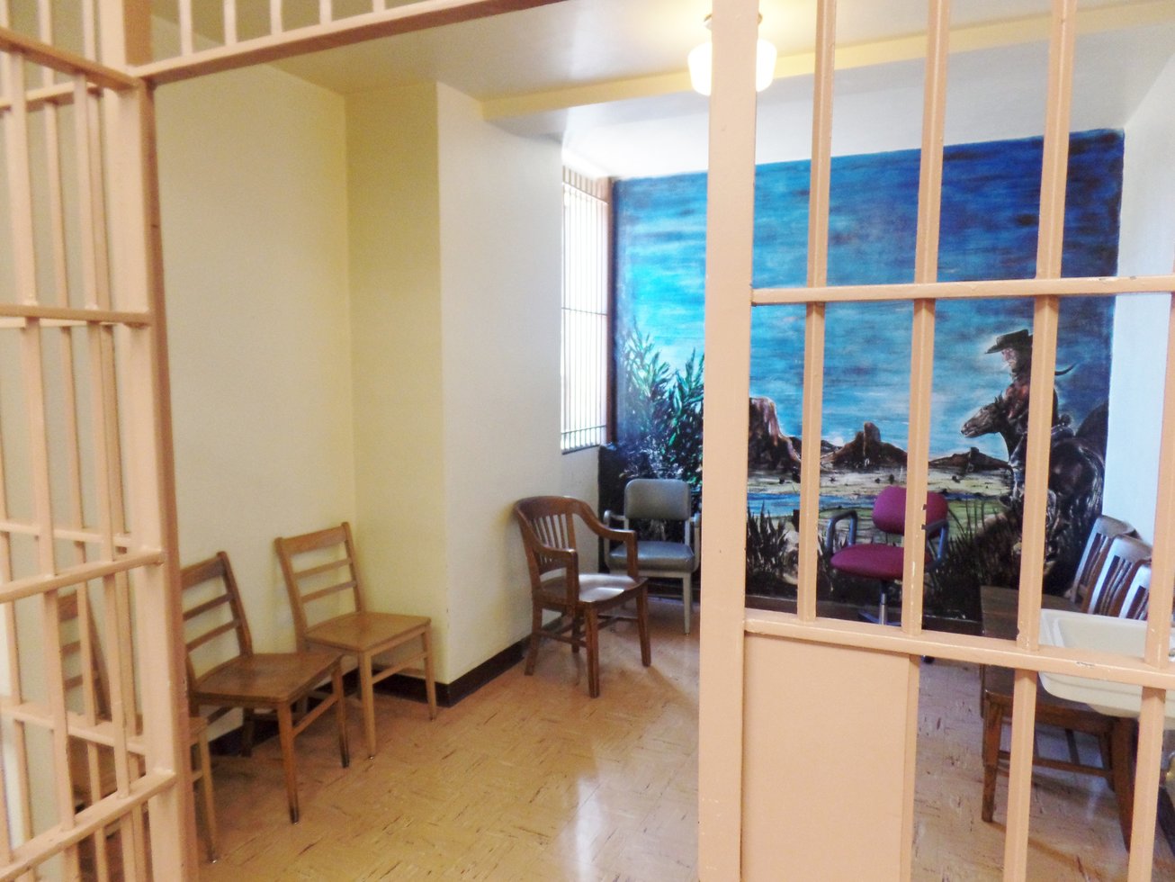 Should Courthouse Holding Cells Be Pink?