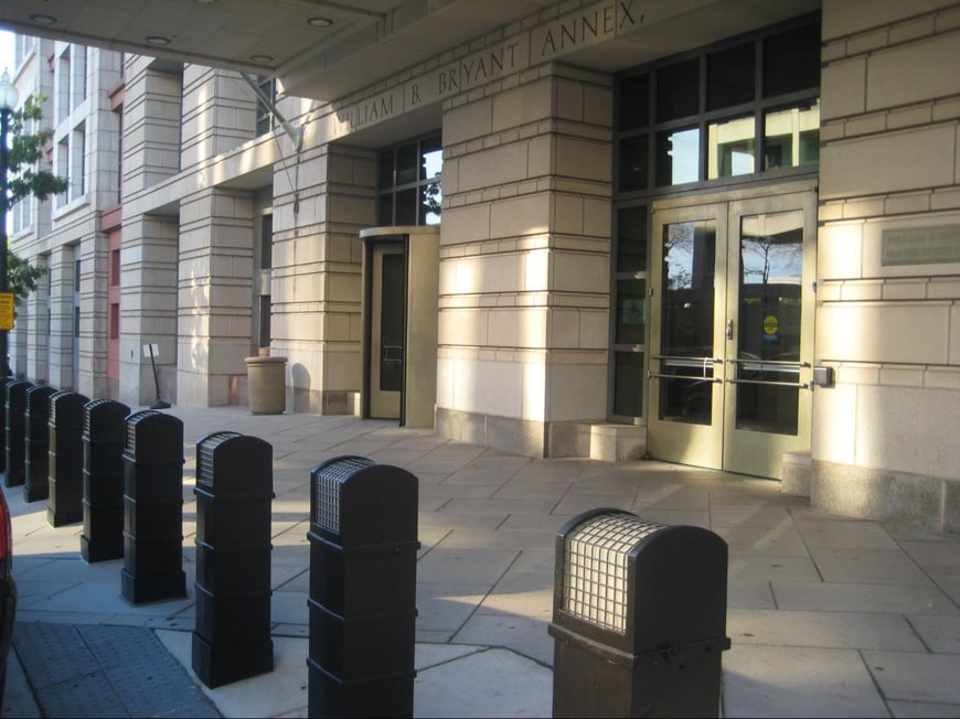 Improving Courthouse Security by Establishing Clear Boundaries